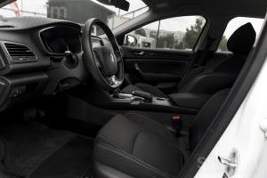 White Renault Megane 2016 in Riga, with an engine capacity of 1.50 L and mileage of 196 thousand km for 8250 €, photo 8 on AUTOMOTO.COM.LV