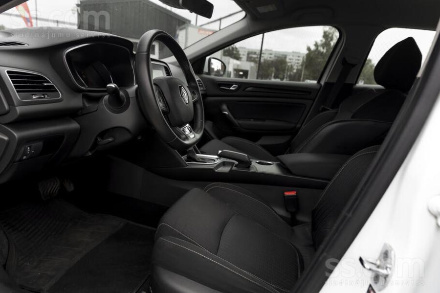 White Renault Megane 2016 in Riga, with an engine capacity of 1.50 L and mileage of 196 thousand km for 8250 €, photo 8 on AUTOMOTO.COM.LV