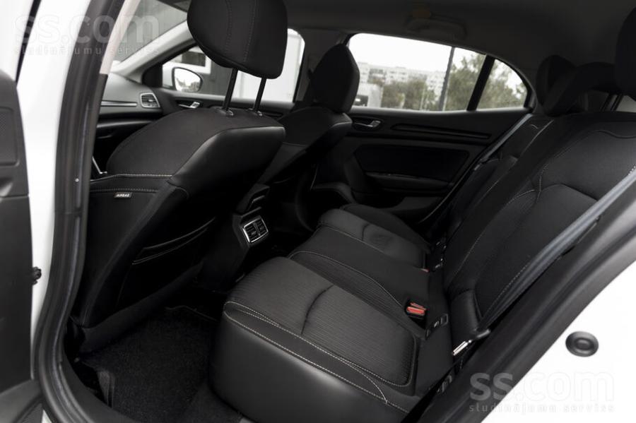 White Renault Megane 2016 in Riga, with an engine capacity of 1.50 L and mileage of 196 thousand km for 8250 €, photo 18 on AUTOMOTO.COM.LV