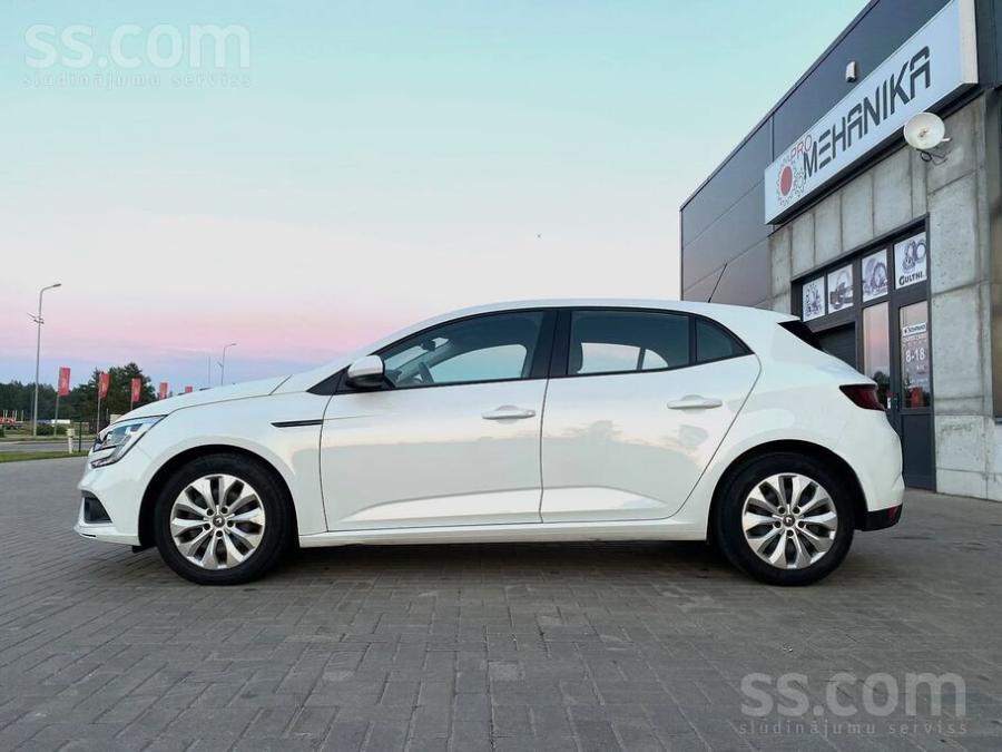 White Renault Megane 2016 in Cesis, with an engine capacity of 1.50 L and mileage of 260 thousand km for 7699 €, photo 12 on AUTOMOTO.COM.LV