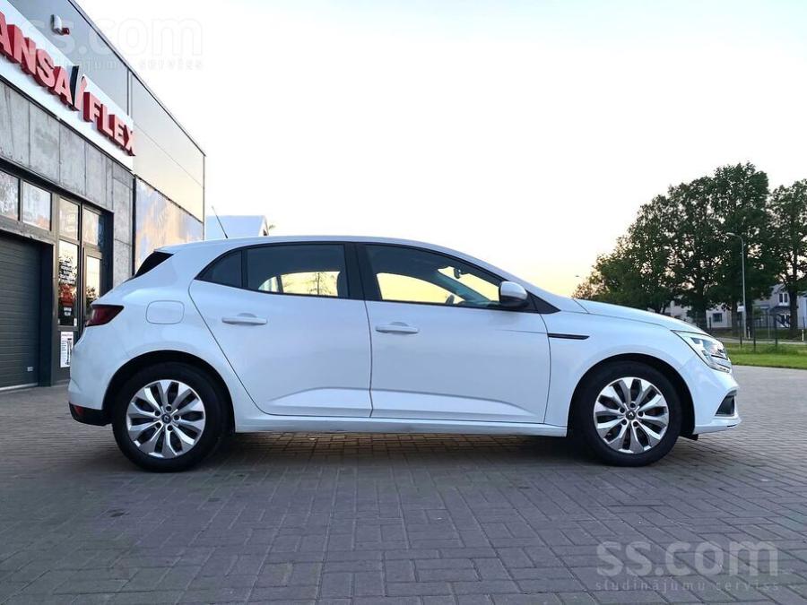 White Renault Megane 2016 in Cesis, with an engine capacity of 1.50 L and mileage of 260 thousand km for 7699 €, photo 13 on AUTOMOTO.COM.LV