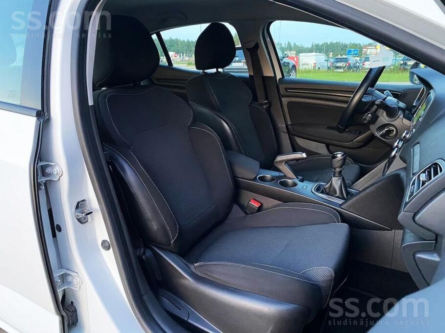 White Renault Megane 2016 in Cesis, with an engine capacity of 1.50 L and mileage of 260 thousand km for 7699 €, photo 23 on AUTOMOTO.COM.LV