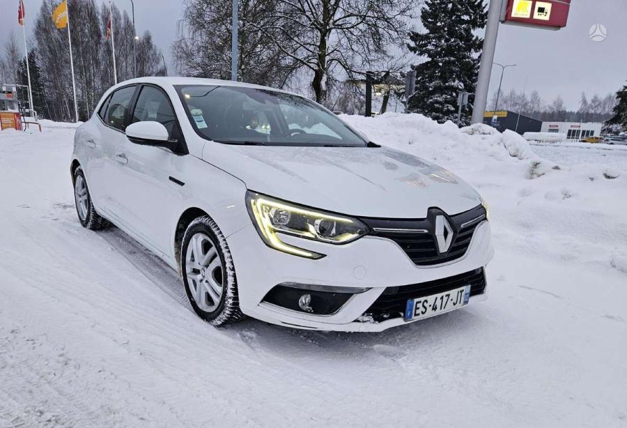 White Renault Megane 2017 in Taurage, with an engine capacity of 1.46 L and mileage of 220 thousand km for 5350 €, photo 2 on AUTOMOTO.COM.LV