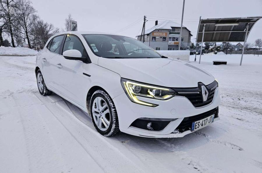 White Renault Megane 2017 in Taurage, with an engine capacity of 1.46 L and mileage of 220 thousand km for 5350 €, photo 9 on AUTOMOTO.COM.LV