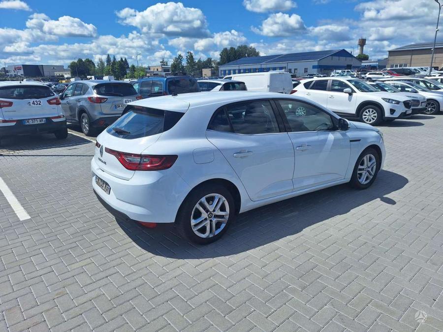 Balts Renault Megane 2017 Tauragė, ar dzinēja tilpumu 1.46 L un nobraukumu 240 tūkst. km par 4500 €, foto 7 vietnē AUTOMOTO.COM.LV
