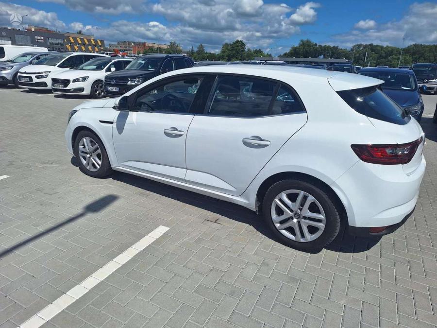 Balts Renault Megane 2017 Tauragė, ar dzinēja tilpumu 1.46 L un nobraukumu 240 tūkst. km par 4500 €, foto 12 vietnē AUTOMOTO.COM.LV