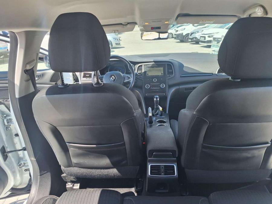 Balts Renault Megane 2017 Tauragė, ar dzinēja tilpumu 1.46 L un nobraukumu 240 tūkst. km par 4500 €, foto 20 vietnē AUTOMOTO.COM.LV