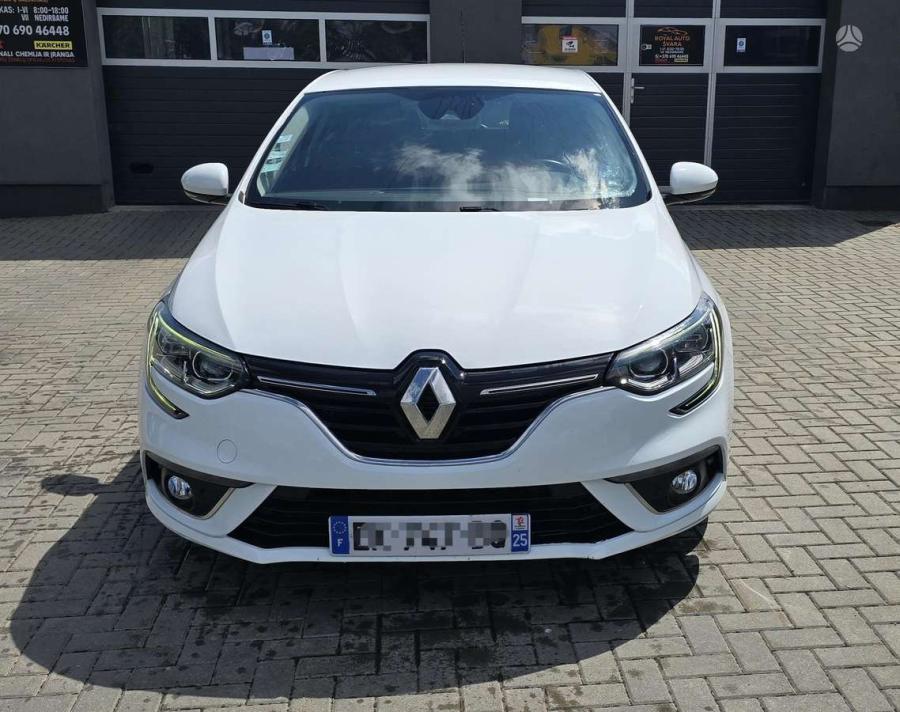 White Renault Megane 2017 in Taurage, with an engine capacity of 1.46 L and mileage of 243 thousand km for 4950 €, photo 3 on AUTOMOTO.COM.LV