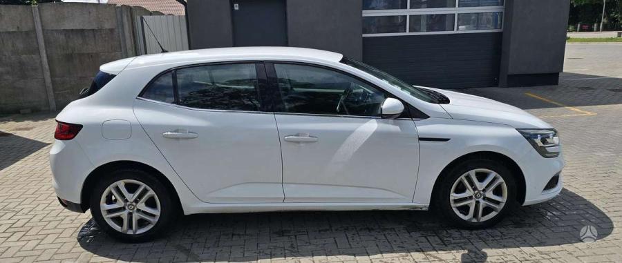 White Renault Megane 2017 in Taurage, with an engine capacity of 1.46 L and mileage of 243 thousand km for 4950 €, photo 6 on AUTOMOTO.COM.LV