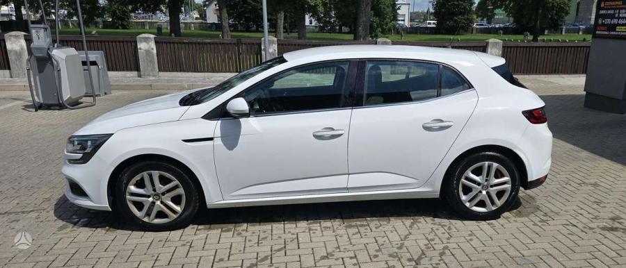 White Renault Megane 2017 in Taurage, with an engine capacity of 1.46 L and mileage of 243 thousand km for 4950 €, photo 8 on AUTOMOTO.COM.LV