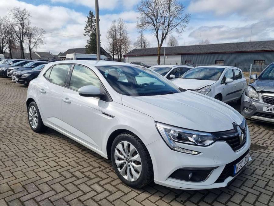 White Renault Megane 2017 in Taurage, with an engine capacity of 1.46 L and mileage of 236 thousand km for 3500 €, photo 1 on AUTOMOTO.COM.LV