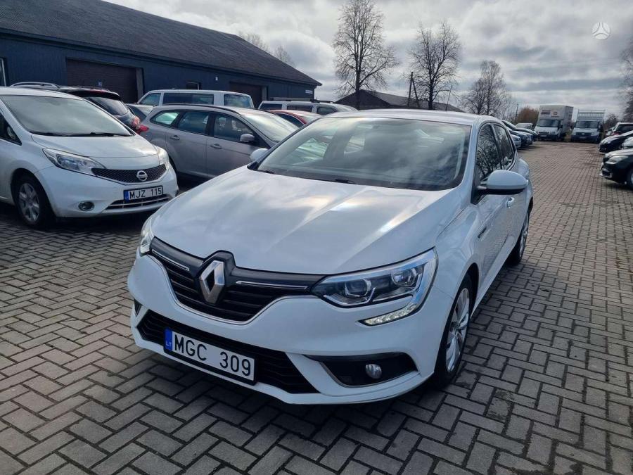 White Renault Megane 2017 in Taurage, with an engine capacity of 1.46 L and mileage of 236 thousand km for 3500 €, photo 5 on AUTOMOTO.COM.LV