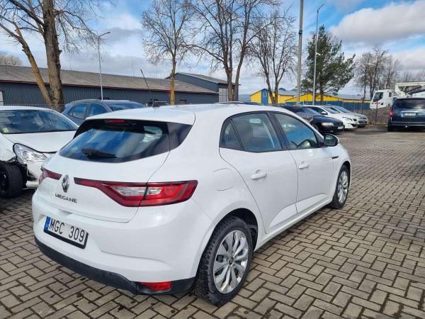 Balts Renault Megane 2017 Tauragė, ar dzinēja tilpumu 1.46 L un nobraukumu 236 tūkst. km par 3500 €, foto 10 vietnē AUTOMOTO.COM.LV