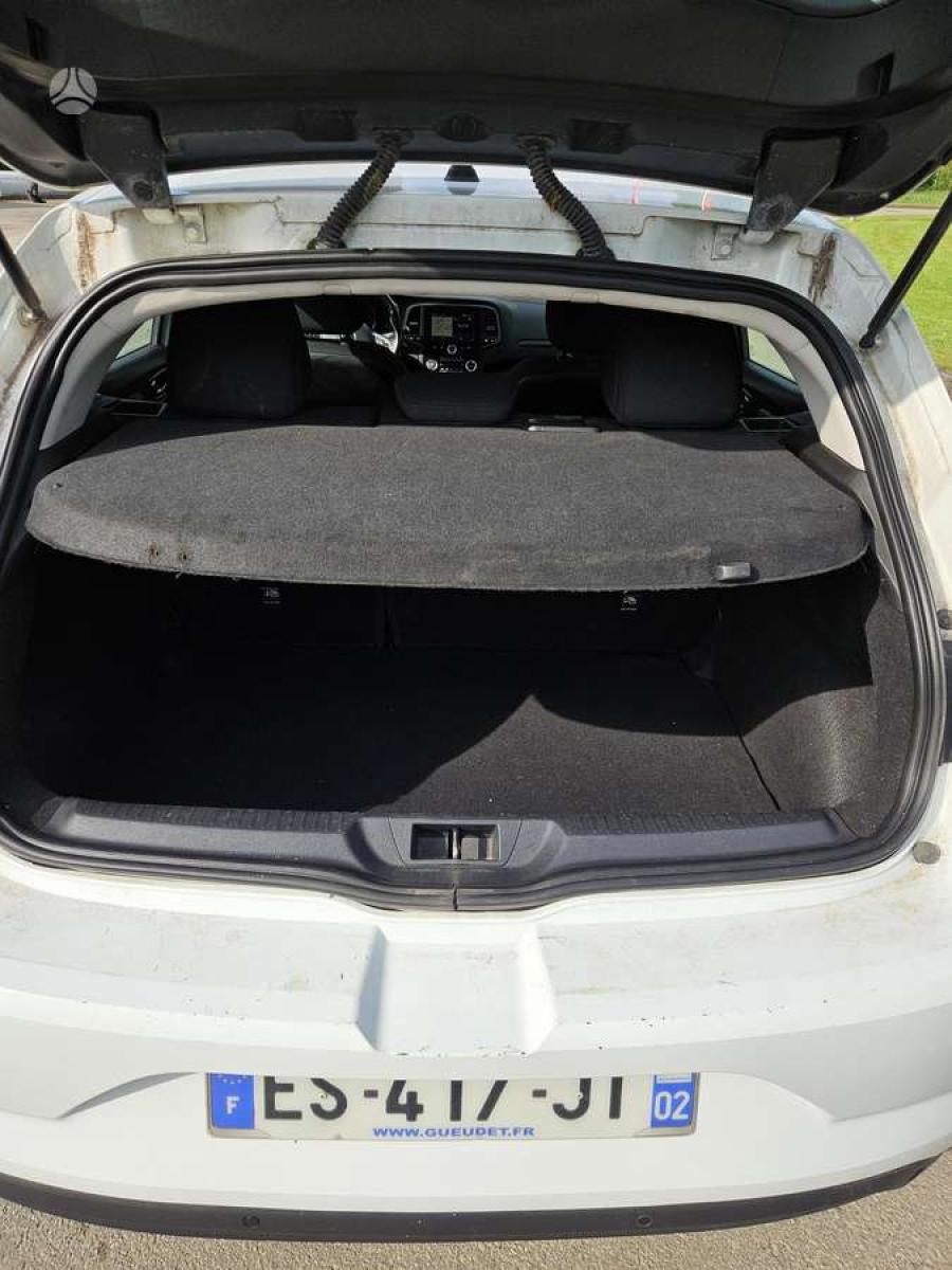 Balts Renault Megane 2017 Tauragė, ar dzinēja tilpumu 1.46 L un nobraukumu 225 tūkst. km par 4750 €, foto 14 vietnē AUTOMOTO.COM.LV