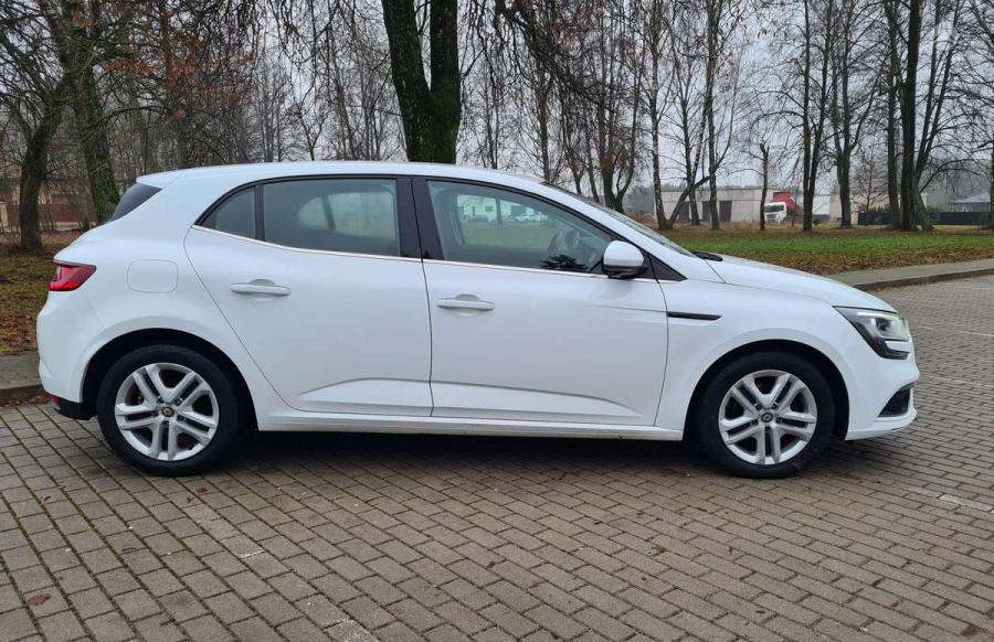 White Renault Megane 2019 in Taurage, with an engine capacity of 1.46 L and mileage of 225 thousand km for 5800 €, photo 4 on AUTOMOTO.COM.LV