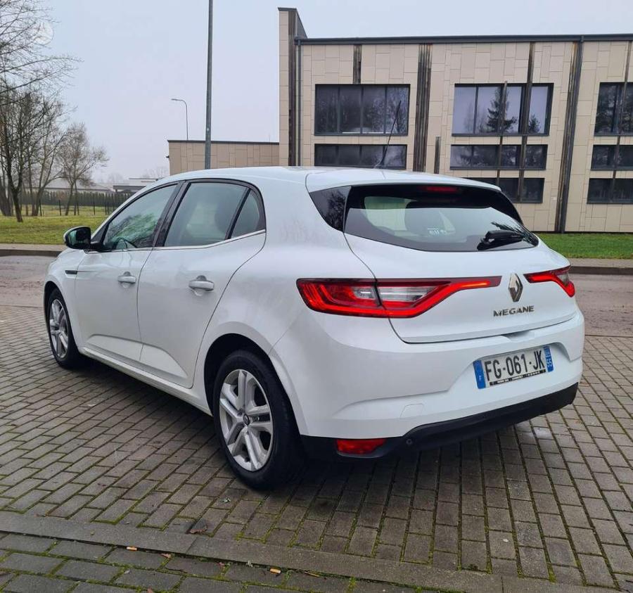 White Renault Megane 2019 in Taurage, with an engine capacity of 1.46 L and mileage of 225 thousand km for 5800 €, photo 6 on AUTOMOTO.COM.LV