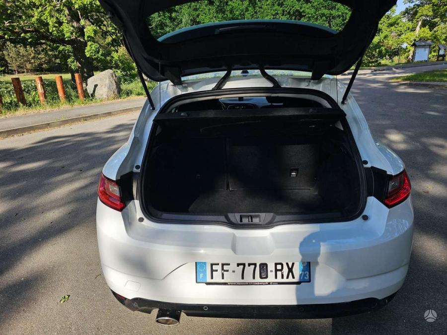 White Renault Megane 2019 in Taurage, with an engine capacity of 1.50 L and mileage of 234 thousand km for 6800 €, photo 13 on AUTOMOTO.COM.LV