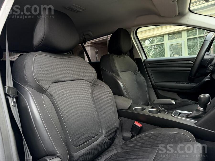 White Renault Megane 2019 in Jurmala, with an engine capacity of 1.50 L and mileage of 264 thousand km for 6250 €, photo 14 on AUTOMOTO.COM.LV