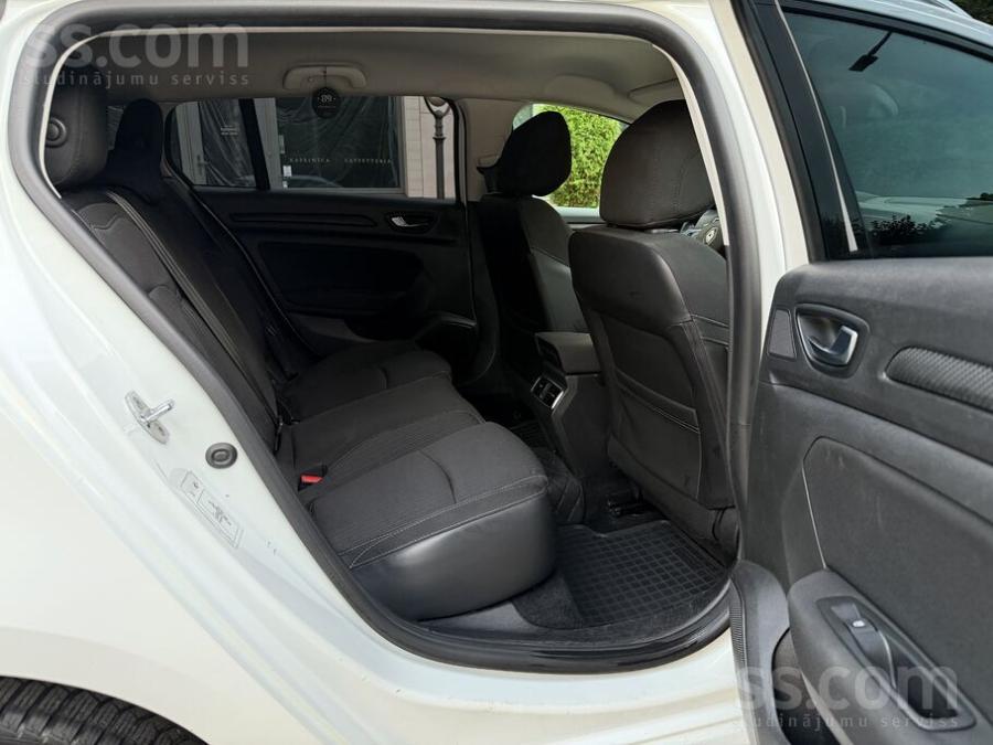White Renault Megane 2019 in Jurmala, with an engine capacity of 1.50 L and mileage of 264 thousand km for 6250 €, photo 16 on AUTOMOTO.COM.LV