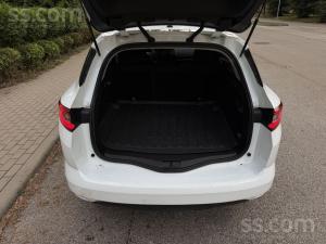 White Renault Megane 2019 in Jurmala, with an engine capacity of 1.50 L and mileage of 264 thousand km for 6250 €, photo 28 on AUTOMOTO.COM.LV