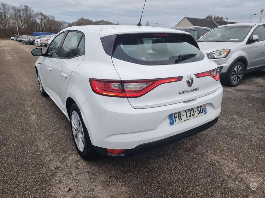 White Renault Megane 2020 in Taurage, with an engine capacity of 1.46 L and mileage of 160 thousand km for 6200 €, photo 4 on AUTOMOTO.COM.LV