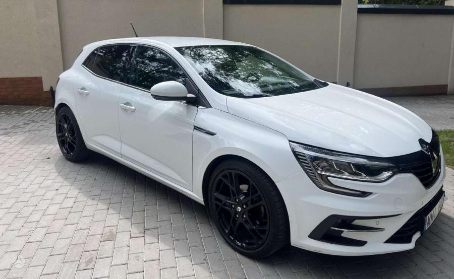 White Renault Megane 2020 in Vilnius, with an engine capacity of 1.46 L and mileage of 13 thousand km for 12999 €, photo 1 on AUTOMOTO.COM.LV