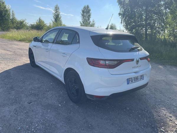 Balts Renault Megane 2020 Tauragė, ar dzinēja tilpumu 1.46 L un nobraukumu 228 tūkst. km par 5700 €, foto 4 vietnē AUTOMOTO.COM.LV
