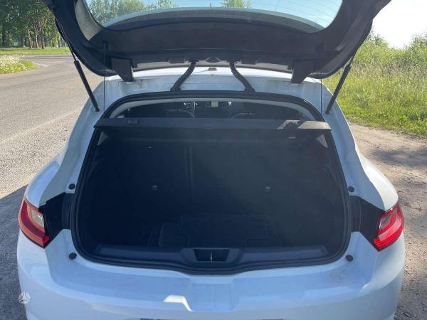 Balts Renault Megane 2020 Tauragė, ar dzinēja tilpumu 1.46 L un nobraukumu 228 tūkst. km par 5700 €, foto 5 vietnē AUTOMOTO.COM.LV