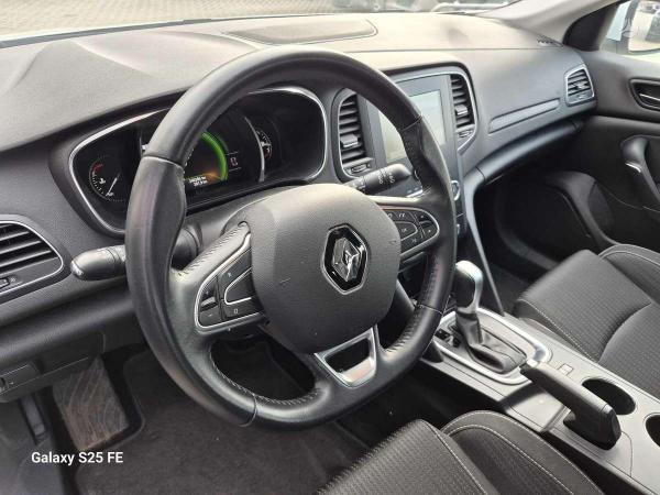 White Renault Megane 2020 in Taurage, with an engine capacity of 1.50 L and mileage of 240 thousand km for 6700 €, photo 8 on AUTOMOTO.COM.LV