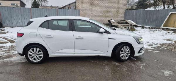Balts Renault Megane 2021 Tauragė, ar dzinēja tilpumu 1.46 L un nobraukumu 241 tūkst. km par 6800 €, foto 3 vietnē AUTOMOTO.COM.LV