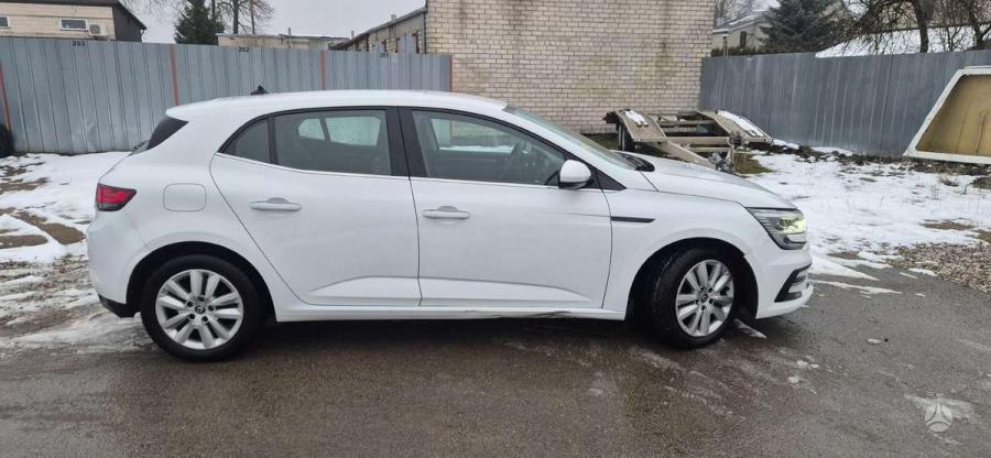 White Renault Megane 2021 in Taurage, with an engine capacity of 1.46 L and mileage of 241 thousand km for 6800 €, photo 3 on AUTOMOTO.COM.LV