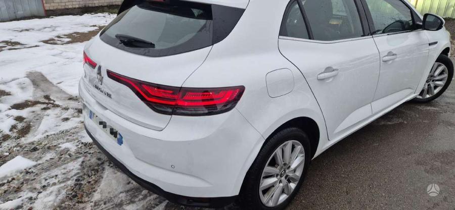 White Renault Megane 2021 in Taurage, with an engine capacity of 1.46 L and mileage of 241 thousand km for 6800 €, photo 15 on AUTOMOTO.COM.LV