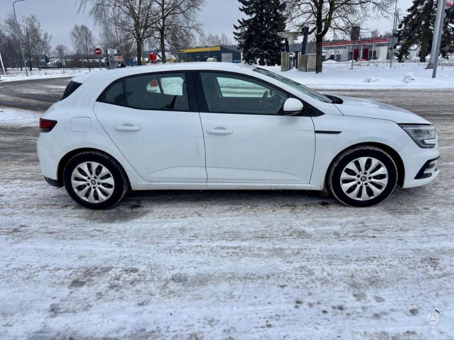 White Renault Megane 2021 in Taurage, with an engine capacity of 1.46 L and mileage of 249 thousand km for 7300 €, photo 6 on AUTOMOTO.COM.LV