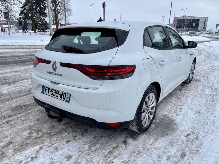 White Renault Megane 2021 in Taurage, with an engine capacity of 1.46 L and mileage of 249 thousand km for 7300 €, photo 7 on AUTOMOTO.COM.LV