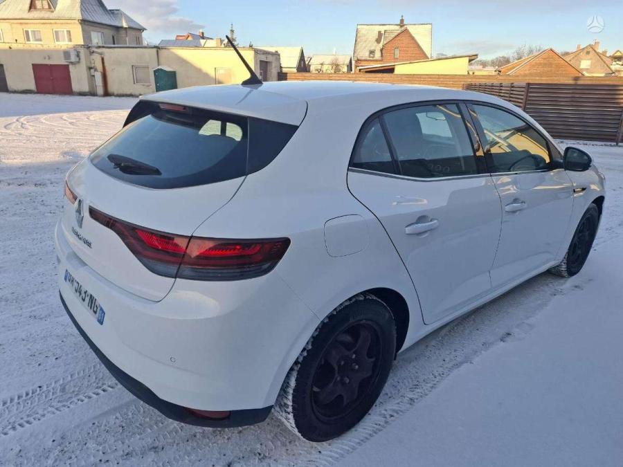 White Renault Megane 2021 in Taurage, with an engine capacity of 1.46 L and mileage of 182 thousand km for 8000 €, photo 3 on AUTOMOTO.COM.LV