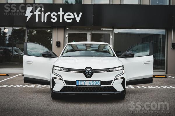 White Renault Megane 2023 in Riga, with an engine capacity of 2.00 L and mileage of 44 thousand km for 19900 €, photo 1 on AUTOMOTO.COM.LV