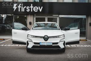 White Renault Megane 2023 in Riga, with an engine capacity of 2.00 L and mileage of 44 thousand km for 19900 €, photo  on AUTOMOTO.COM.LV