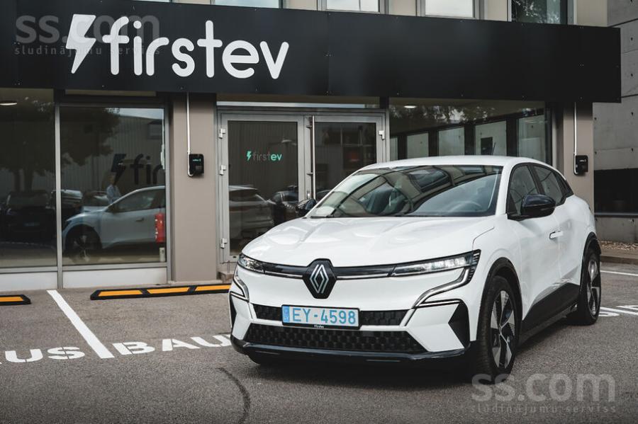 White Renault Megane 2023 in Riga, with an engine capacity of 2.00 L and mileage of 44 thousand km for 19900 €, photo 4 on AUTOMOTO.COM.LV