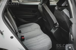 White Renault Megane 2023 in Riga, with an engine capacity of 2.00 L and mileage of 44 thousand km for 19900 €, photo 29 on AUTOMOTO.COM.LV