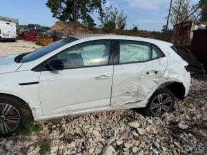 Balts Renault Megane 2024 Tauragė, ar dzinēja tilpumu 1.50 L un nobraukumu 140 tūkst. km par 6700 €, foto 5 vietnē AUTOMOTO.COM.LV