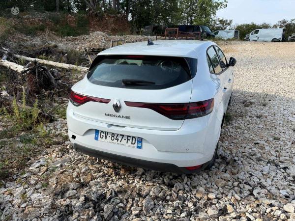 White Renault Megane 2024 in Taurage, with an engine capacity of 1.50 L and mileage of 140 thousand km for 6700 €, photo 6 on AUTOMOTO.COM.LV