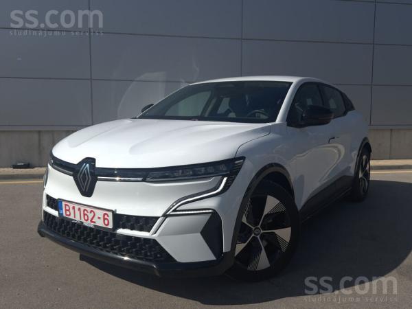 White Renault Megane 2022 in Riga, with an engine capacity of 0.00 L and mileage of 39 thousand km for 19999 €, photo 4 on AUTOMOTO.COM.LV