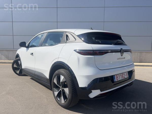 White Renault Megane 2022 in Riga, with an engine capacity of 0.00 L and mileage of 39 thousand km for 19999 €, photo 7 on AUTOMOTO.COM.LV