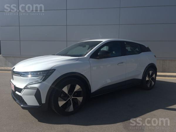 White Renault Megane 2022 in Riga, with an engine capacity of 0.00 L and mileage of 39 thousand km for 19999 €, photo 9 on AUTOMOTO.COM.LV
