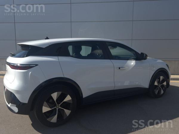 White Renault Megane 2022 in Riga, with an engine capacity of 0.00 L and mileage of 39 thousand km for 19999 €, photo 10 on AUTOMOTO.COM.LV