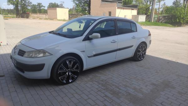 Balts Renault Megane 2005 Viļņa, ar dzinēja tilpumu 1.90 L un nobraukumu 330 tūkst. km par 1700 €, foto 2 vietnē AUTOMOTO.COM.LV