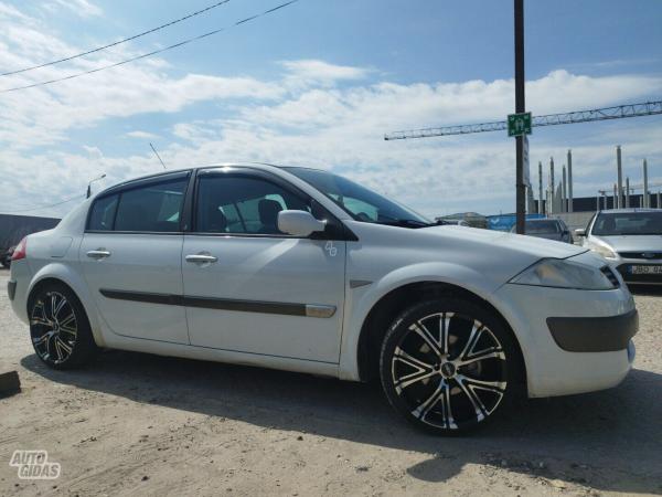 Balts Renault Megane 2005 Viļņa, ar dzinēja tilpumu 1.90 L un nobraukumu 330 tūkst. km par 1700 €, foto 5 vietnē AUTOMOTO.COM.LV