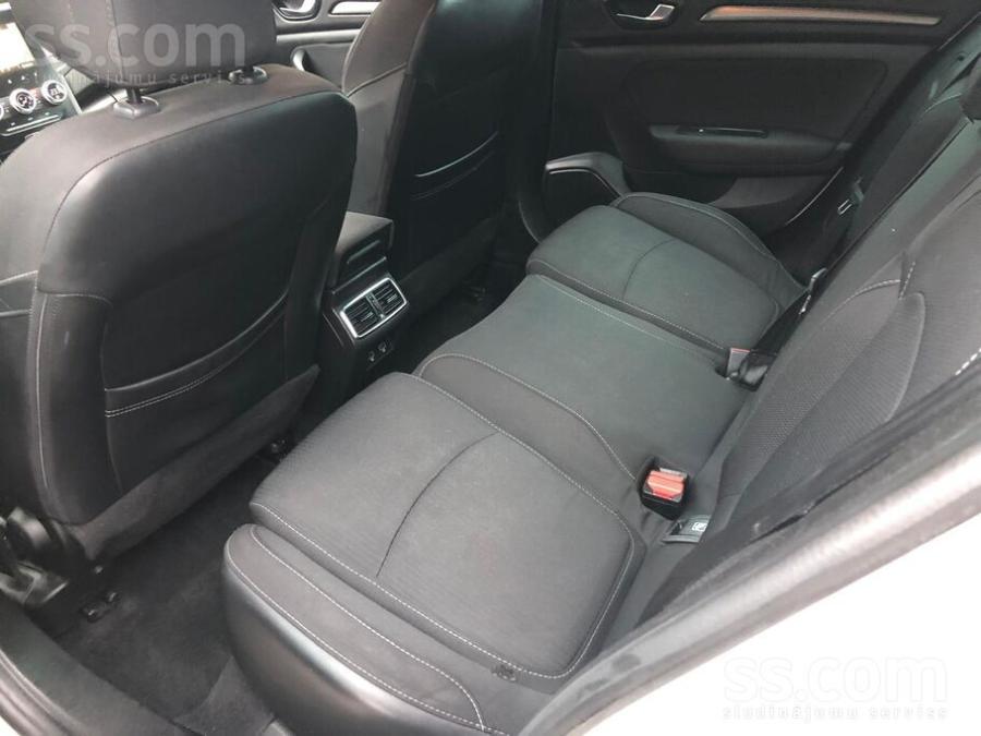 White Renault Megane 2021 in Riga, with an engine capacity of 1.60 L and mileage of 223 thousand km for 12000 €, photo 7 on AUTOMOTO.COM.LV