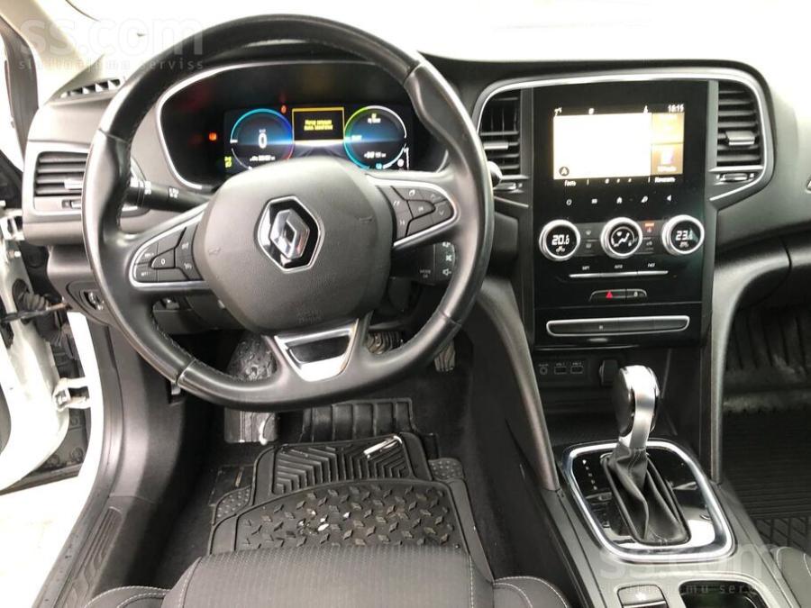 White Renault Megane 2021 in Riga, with an engine capacity of 1.60 L and mileage of 223 thousand km for 12000 €, photo 8 on AUTOMOTO.COM.LV