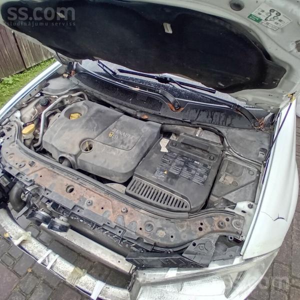 White Renault Megane 2004 in Jelgava, with an engine capacity of 1.60 L and mileage of 0 thousand km for 650 €, photo 4 on AUTOMOTO.COM.LV
